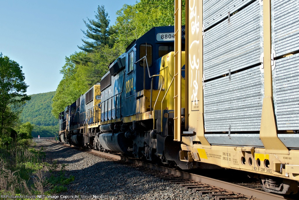CSX Autorack approaches the Trestle at Iona Island on the CSX River Line